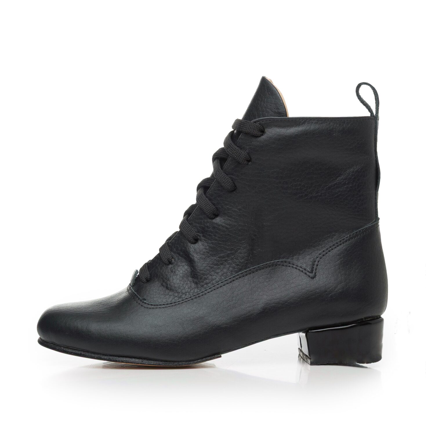 Boots-Classic Engraved black leather – Fulana Shoes